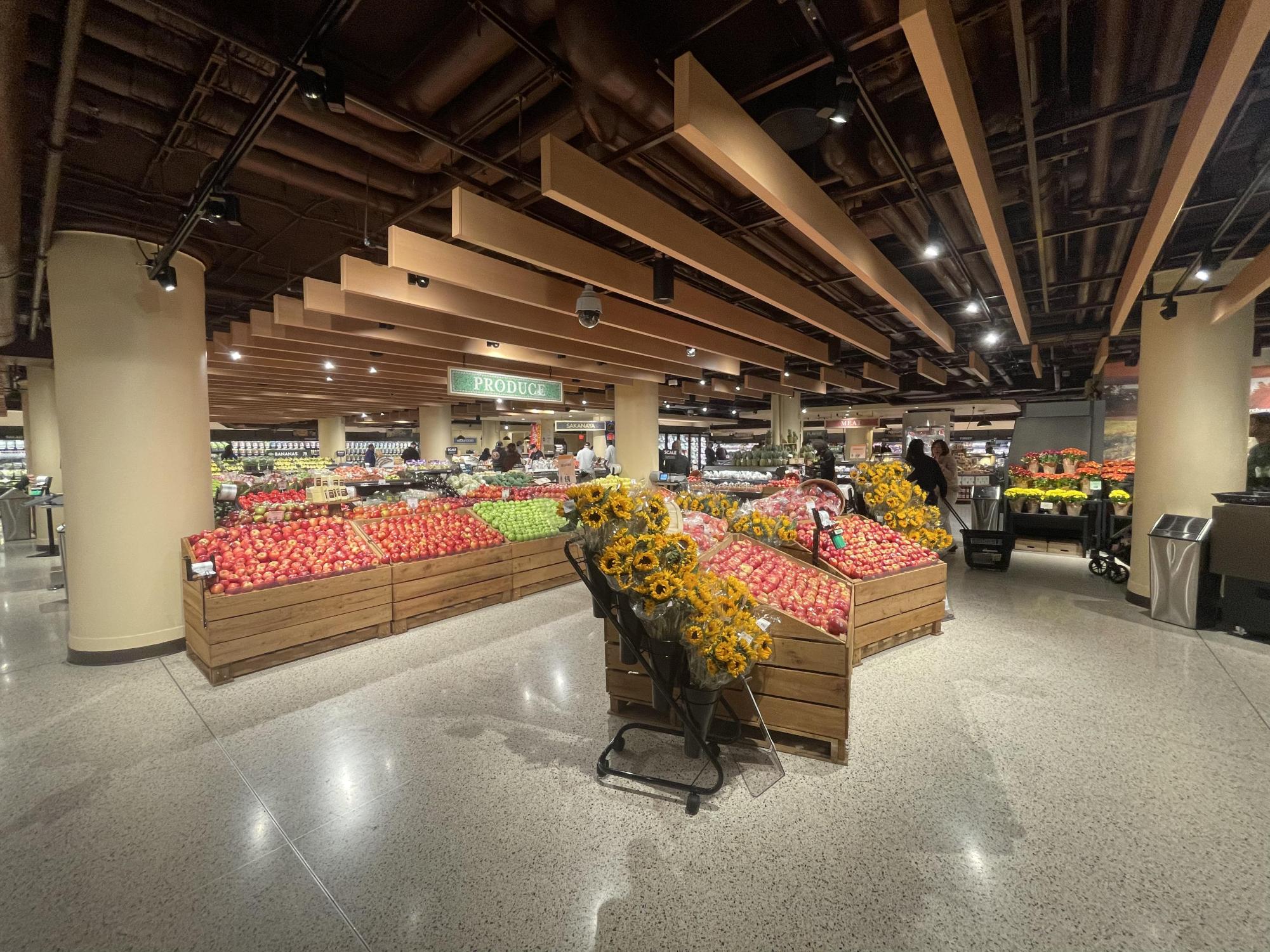 New Wegmans location takes on Manhattan brand name competitors - The Ticker